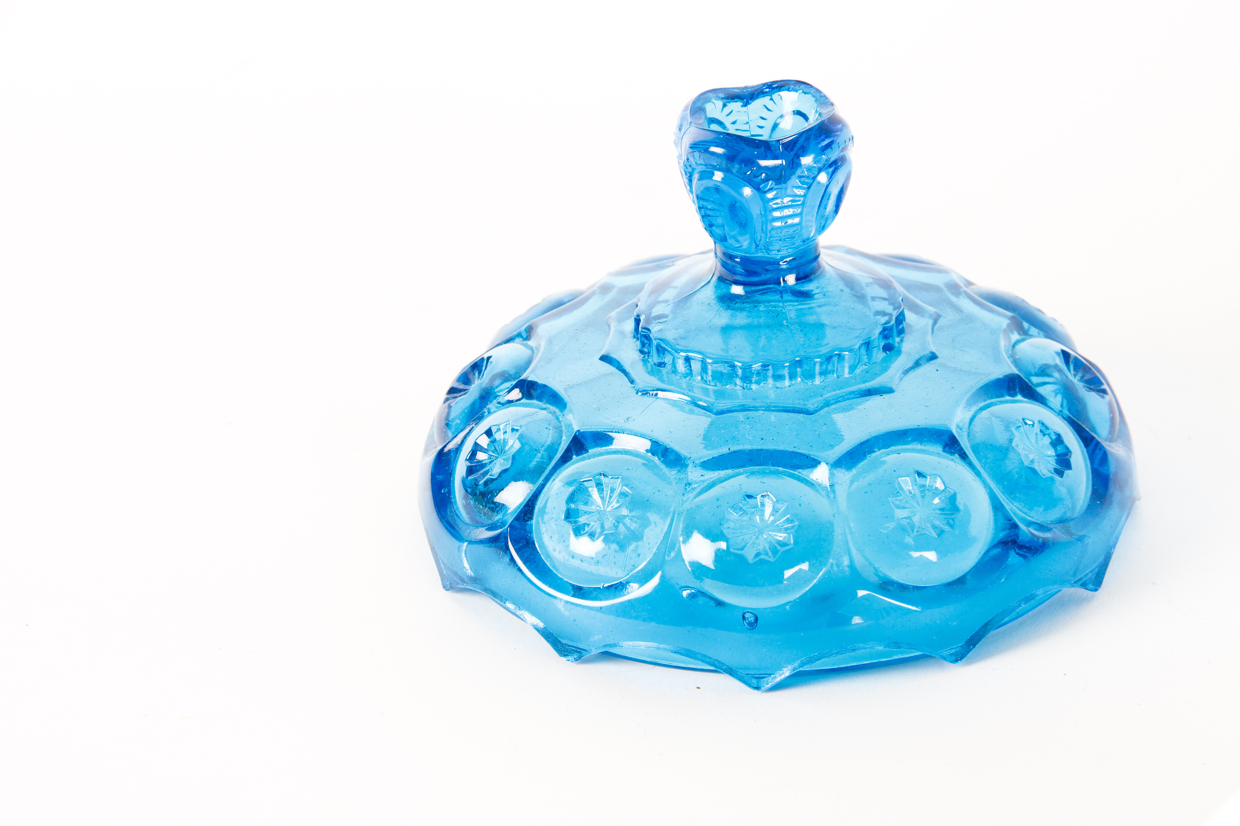 Vintage Pressed Fenton Glass Pedestal Candy Dish with Lid | EBTH