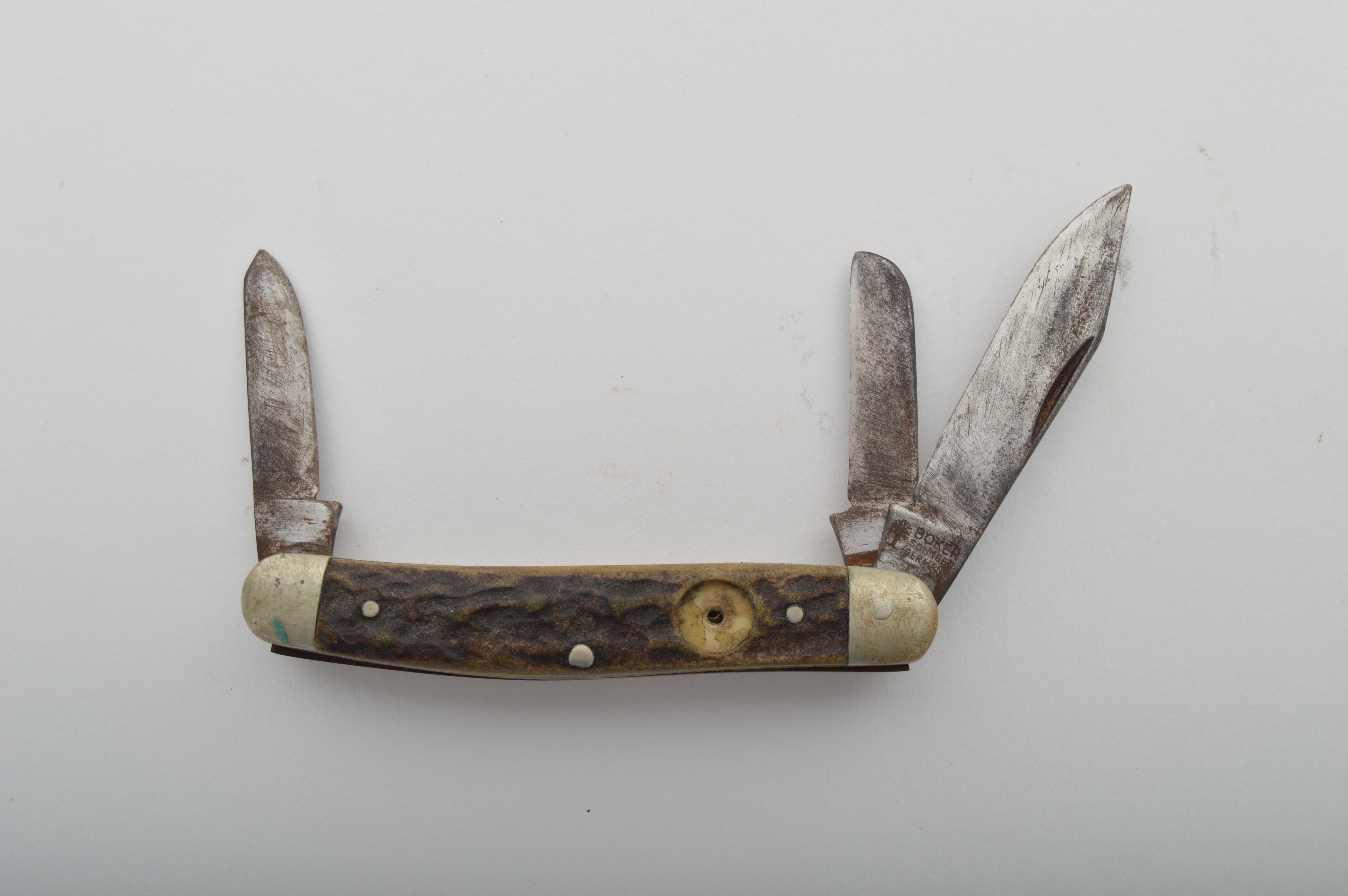 Vintage Case XX Barehead Peanut and Boker Pocket Knives | EBTH