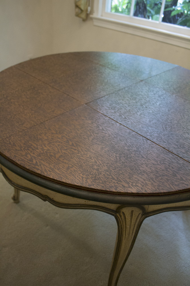 French Provincial Style Round Dining Table | EBTH