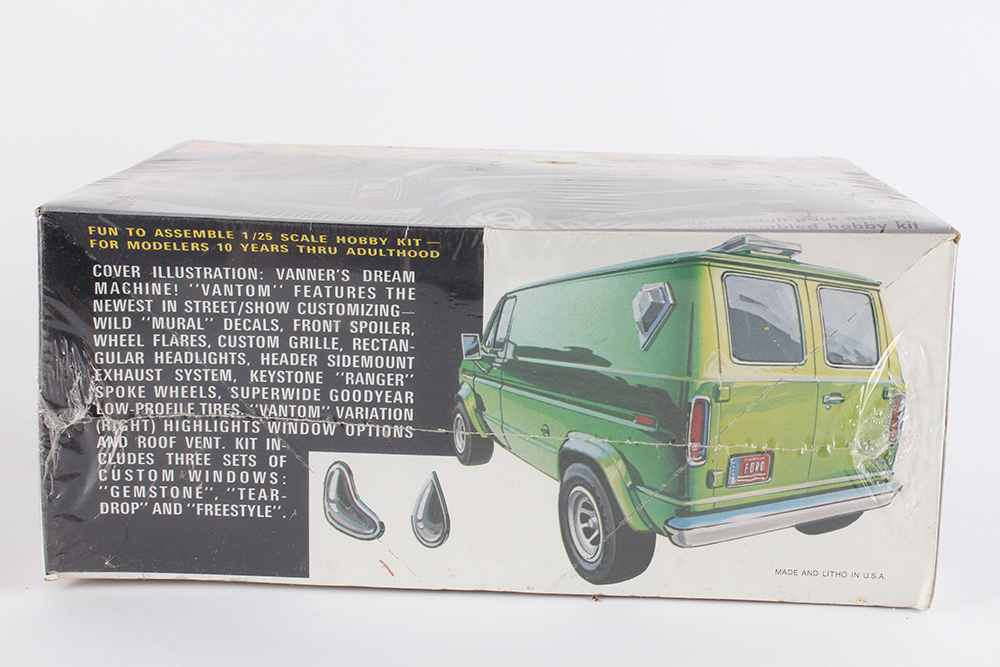 AMT Disco Van and Vantom Ford Custom Vans 1/25 Scale Model Car Kits | EBTH
