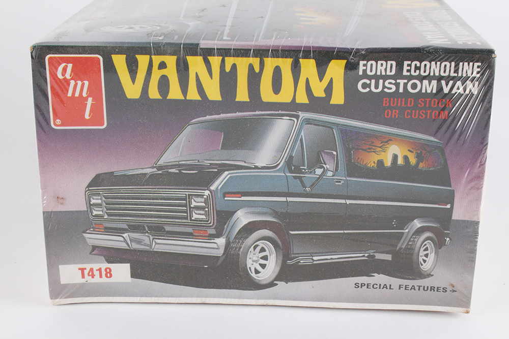 AMT Disco Van and Vantom Ford Custom Vans 1/25 Scale Model Car Kits | EBTH