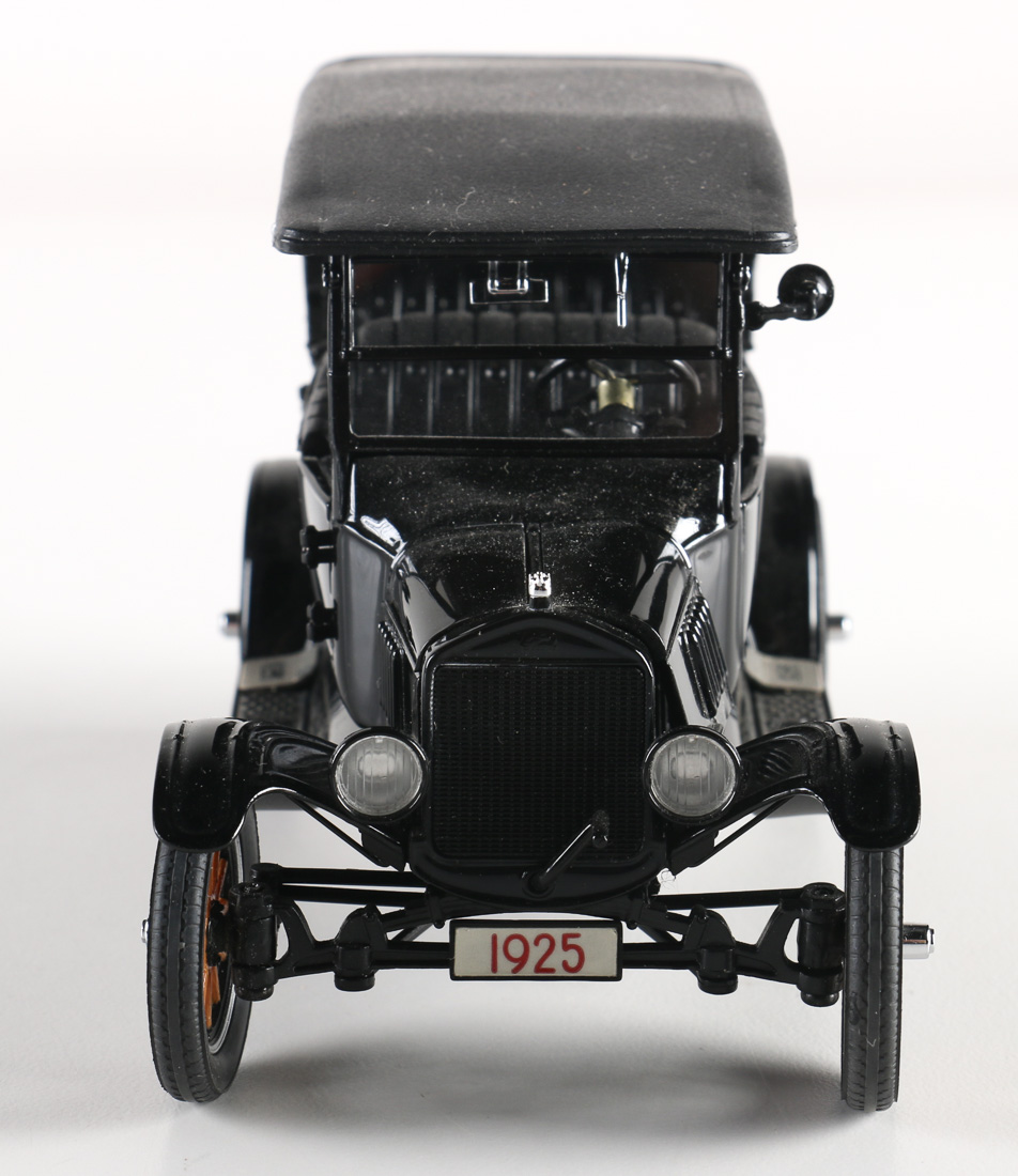 Danbury Mint Limited Edition 1925 Model T Touring Car | EBTH