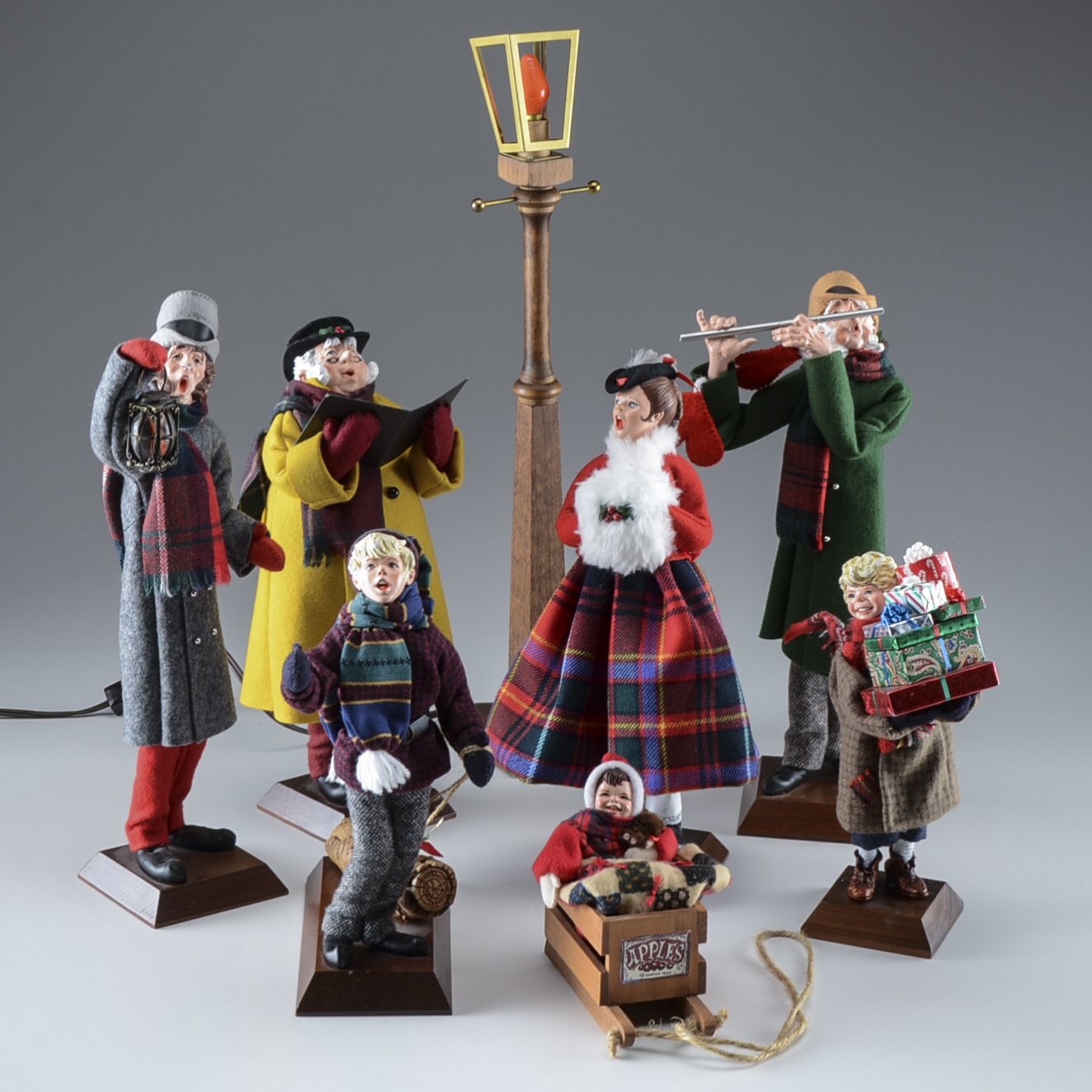 Assortment of Simpich Caroler Dolls | EBTH