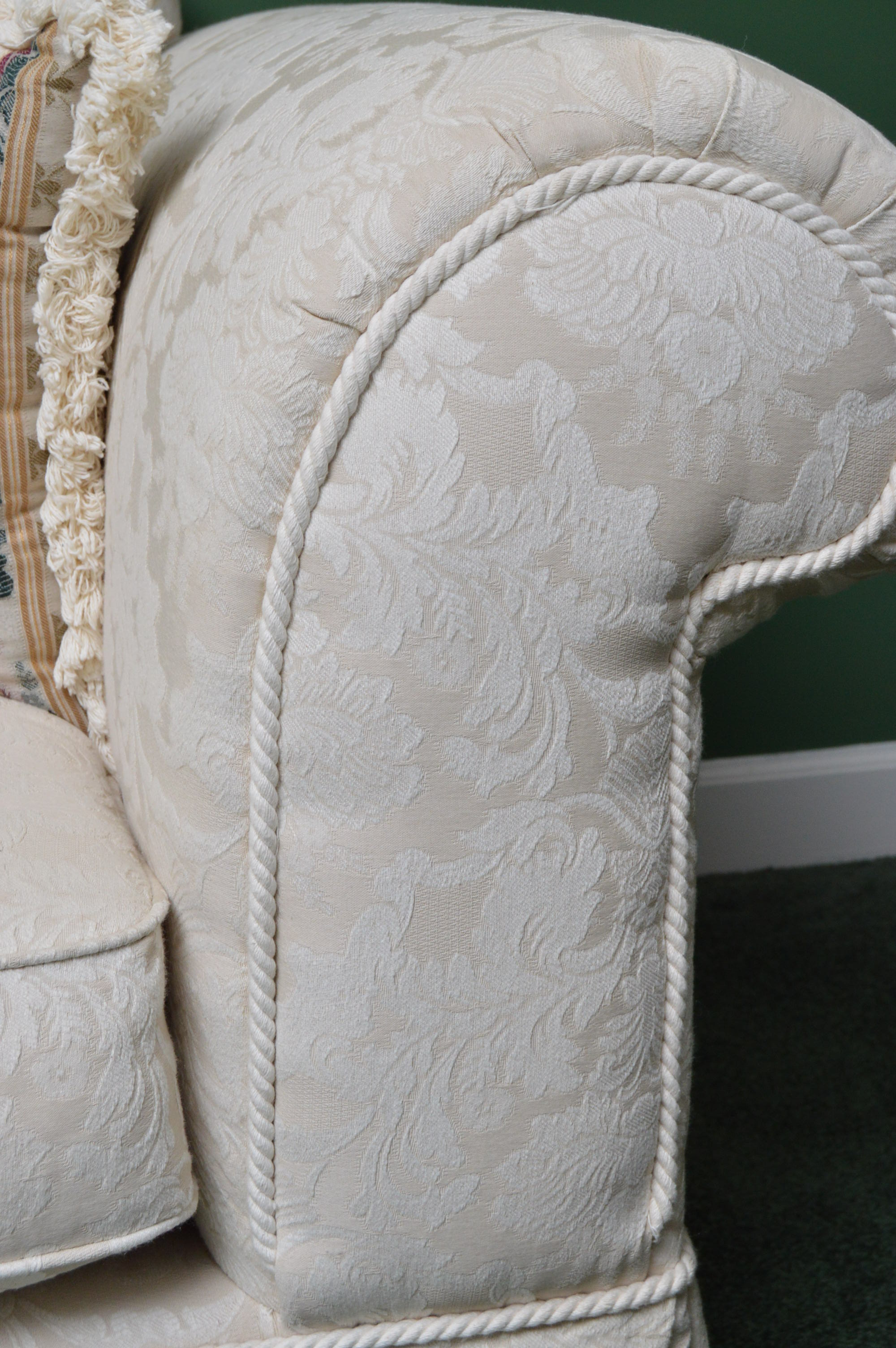 Cream Damask Upholstered Sofa | EBTH