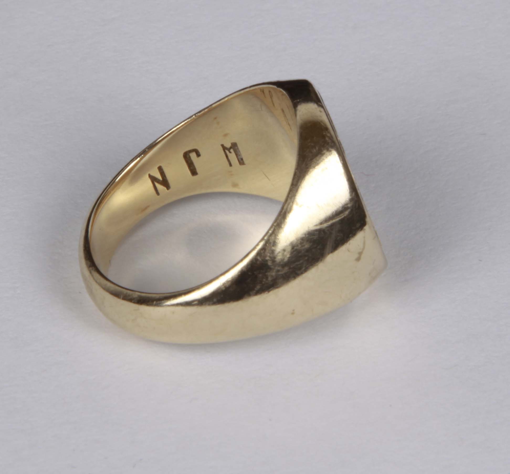 Harvard 10K Signet Ring | EBTH