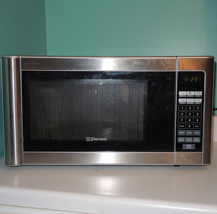 Emerson Model MW8119SB Microwave | EBTH