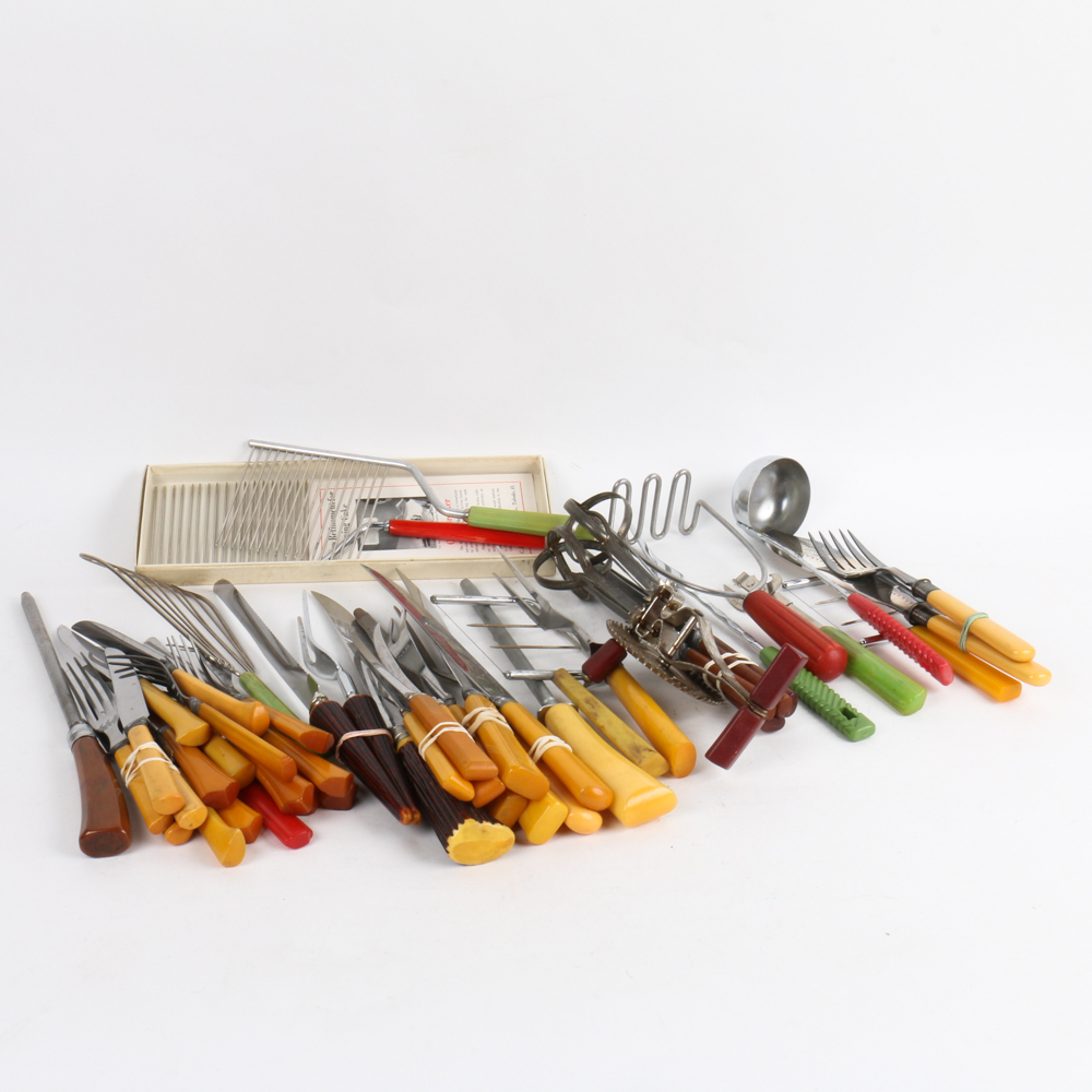 Assorted Bakelite Utensil and Kitchen Tools | EBTH