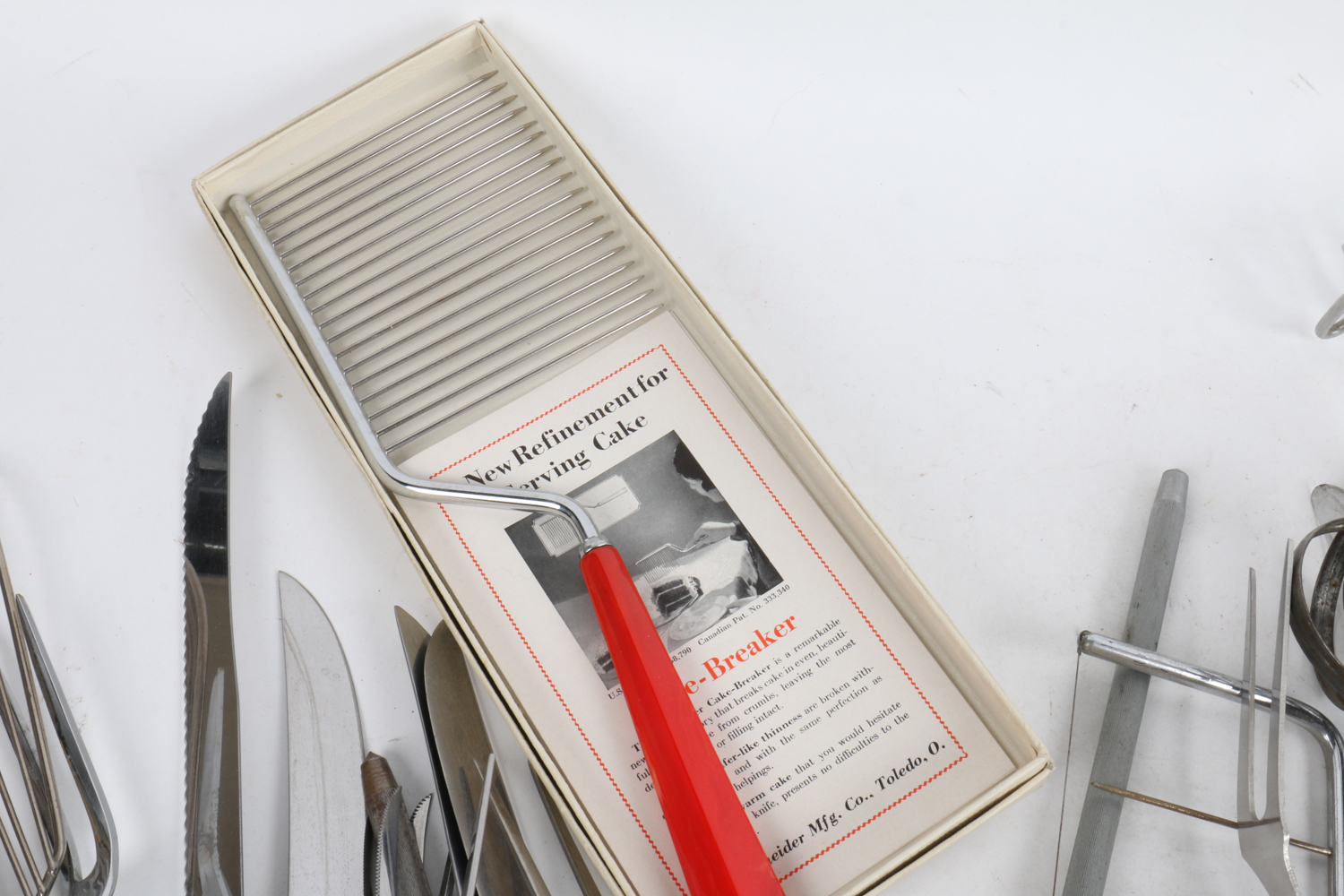 Assorted Bakelite Utensil and Kitchen Tools | EBTH