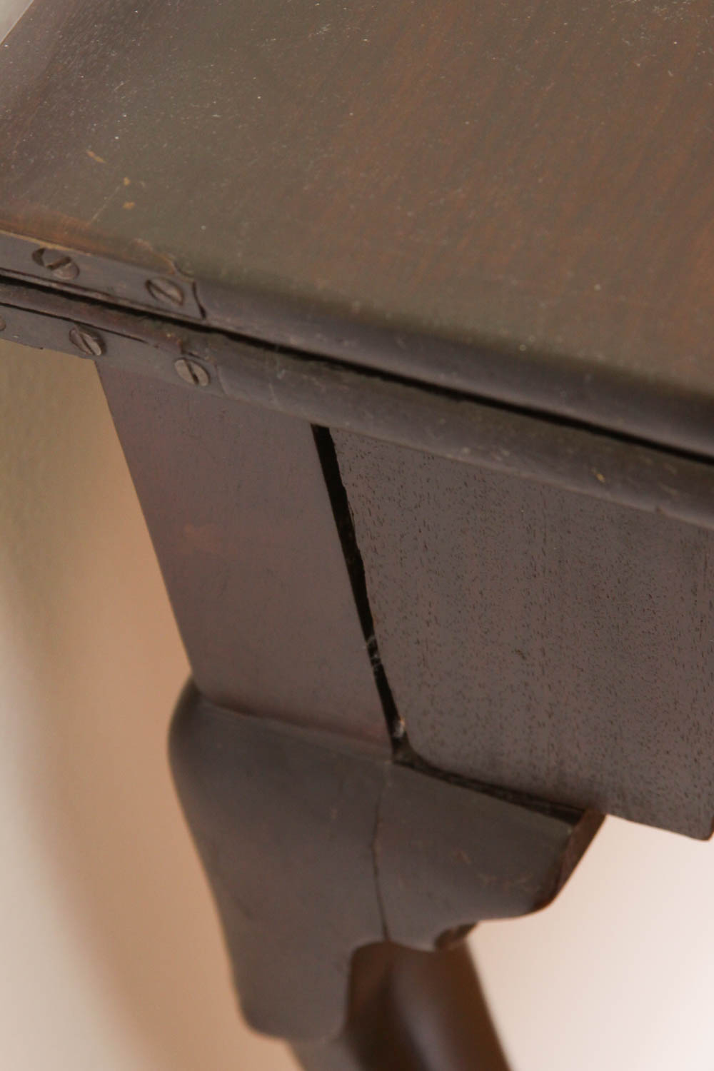 Queen Anne Style Extendable Card-Entry Table | EBTH