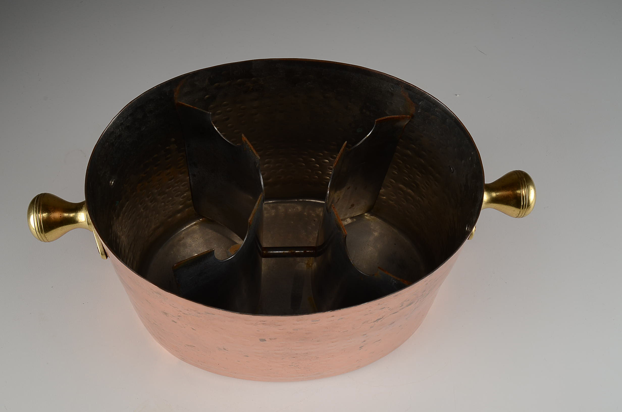 Hammered Copper Ice Bucket with Divider | EBTH