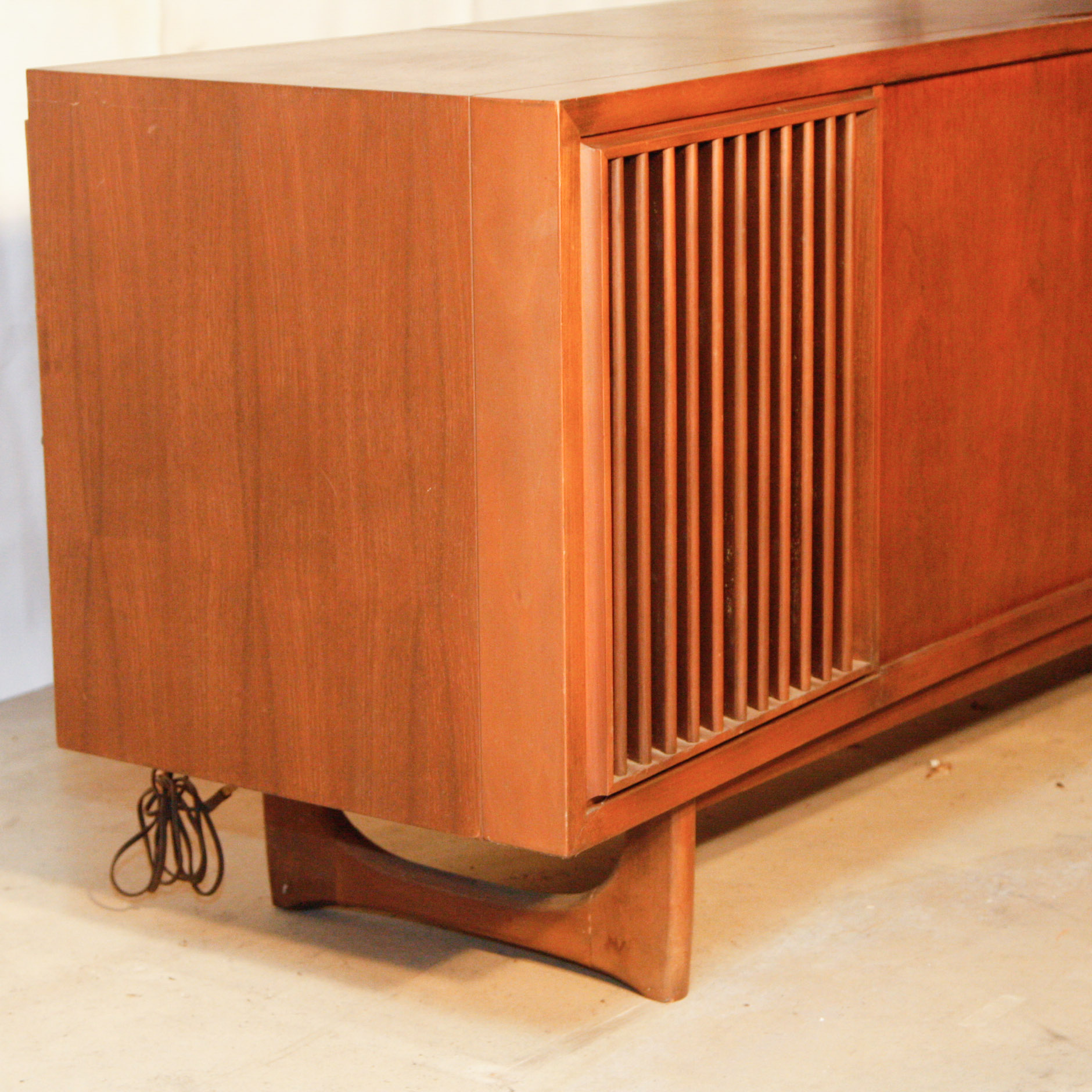 Mid-Century RCA Victor Stereo Console | EBTH