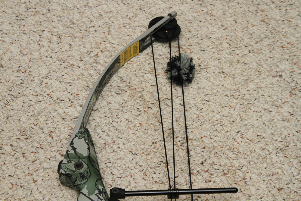 Darton Apache Hunting Bow and Arrows in Case | EBTH