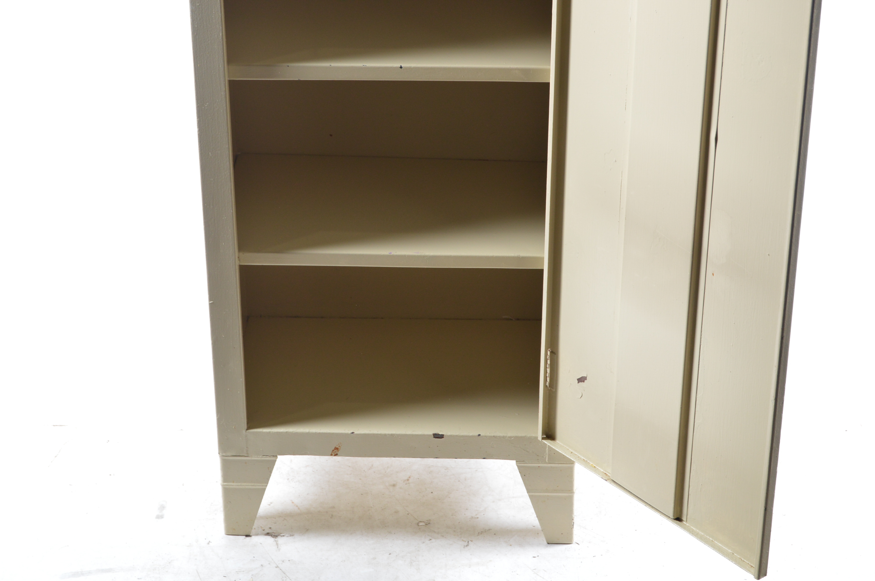 Narrow Locker Cabinet | EBTH