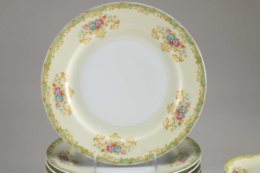 Vintage Gold China Set | EBTH