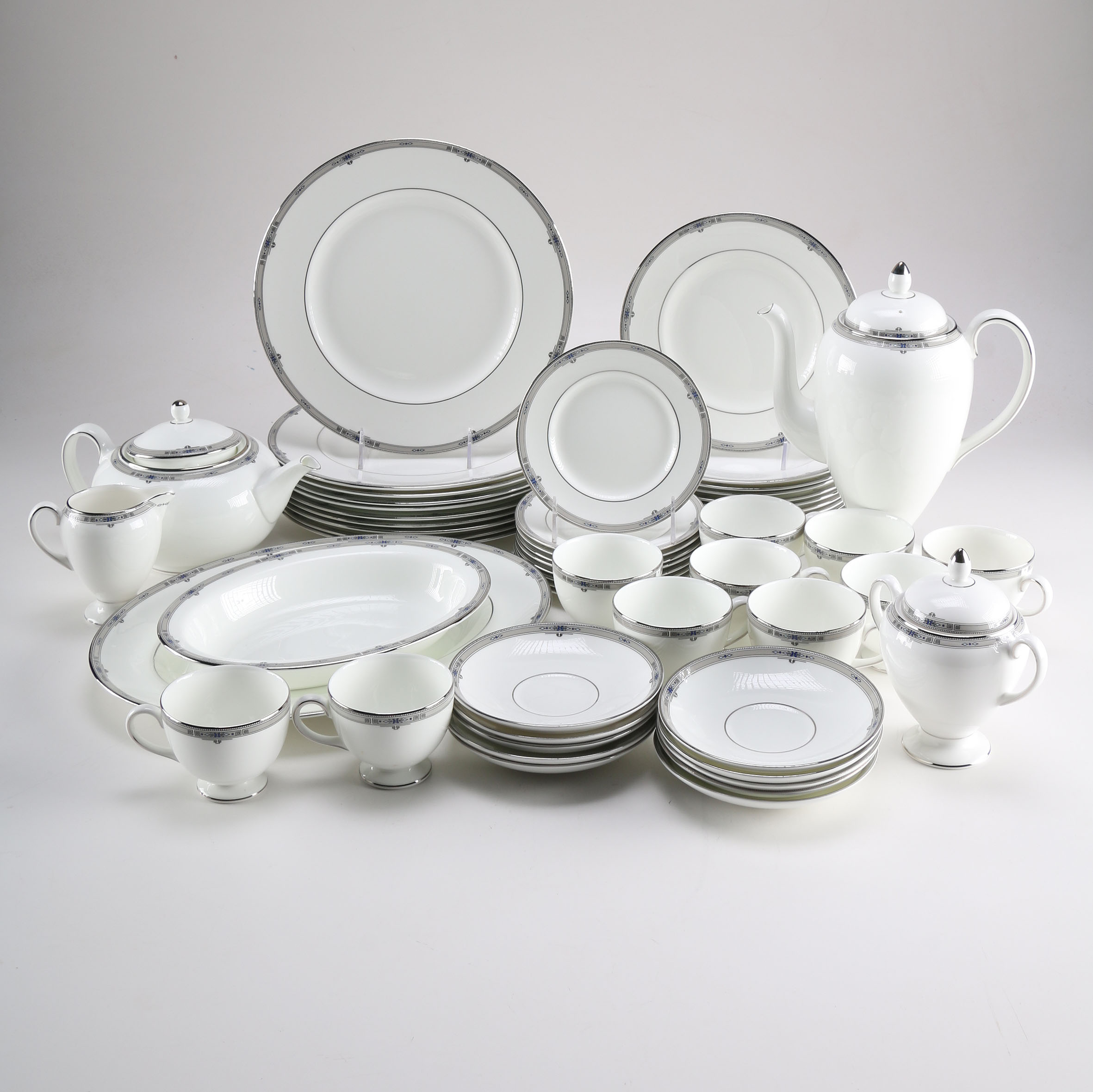 Set of Wedgwood "Amherst" China | EBTH