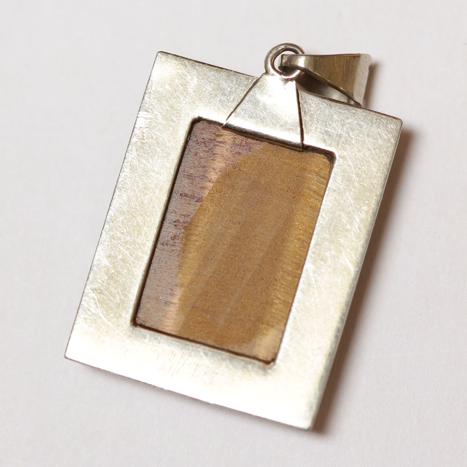 Tigers Eye Intaglio Pendant | EBTH