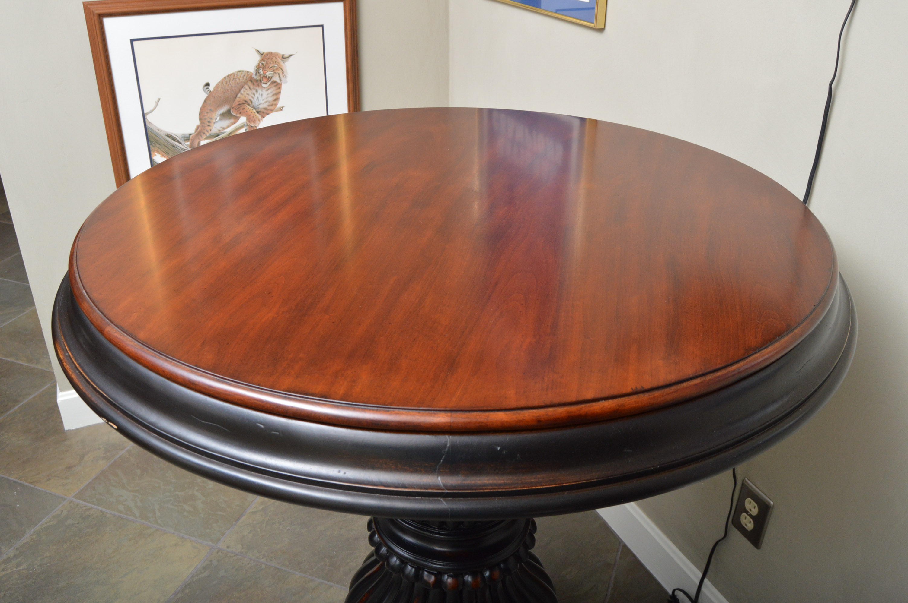 Havertys Furniture Pub Table with Hillsdale Stools | EBTH
