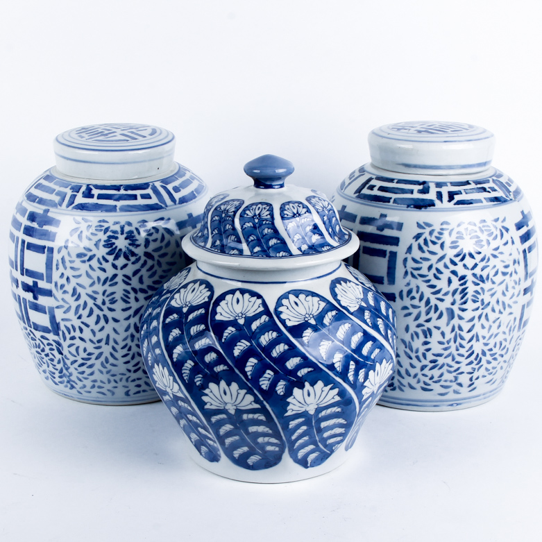 Blue Transferware Chinese Vases | EBTH