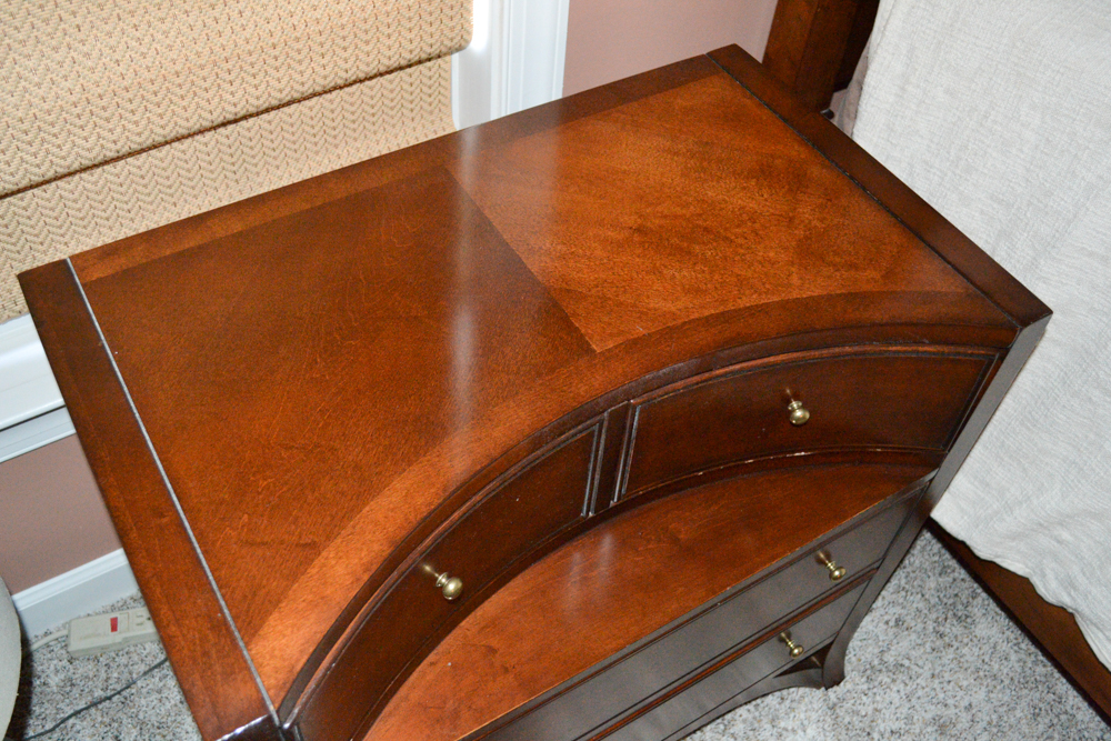 Pair of American Signature Collection Nightstands | EBTH