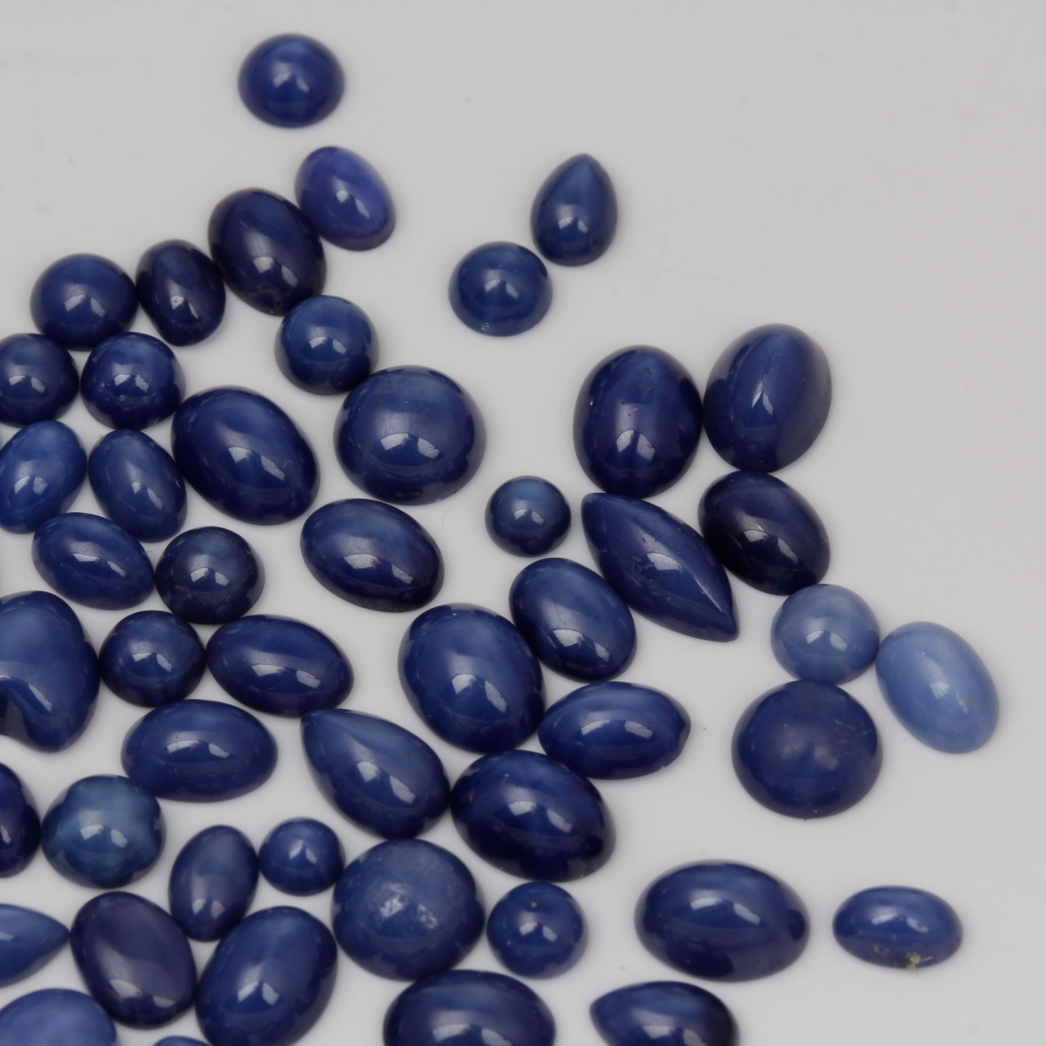 85.61 Carats of Synthetic Star Sapphires | EBTH