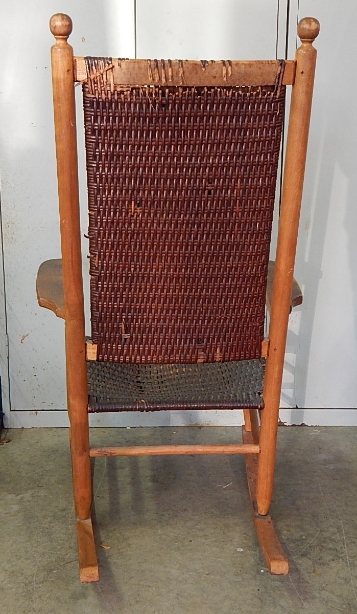 Large Vintage Maple Rocking Chair | EBTH
