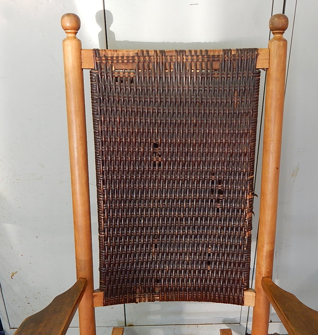 Large Vintage Maple Rocking Chair | EBTH