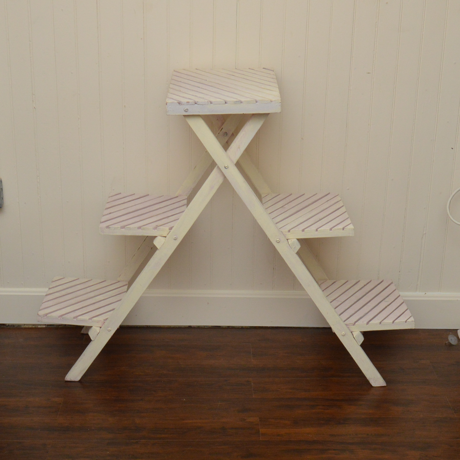 White Step Display Shelf | EBTH