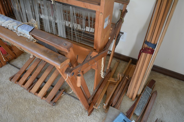 Vintage 36" Six-Harness "Hearthside" Folding Floor Loom | EBTH