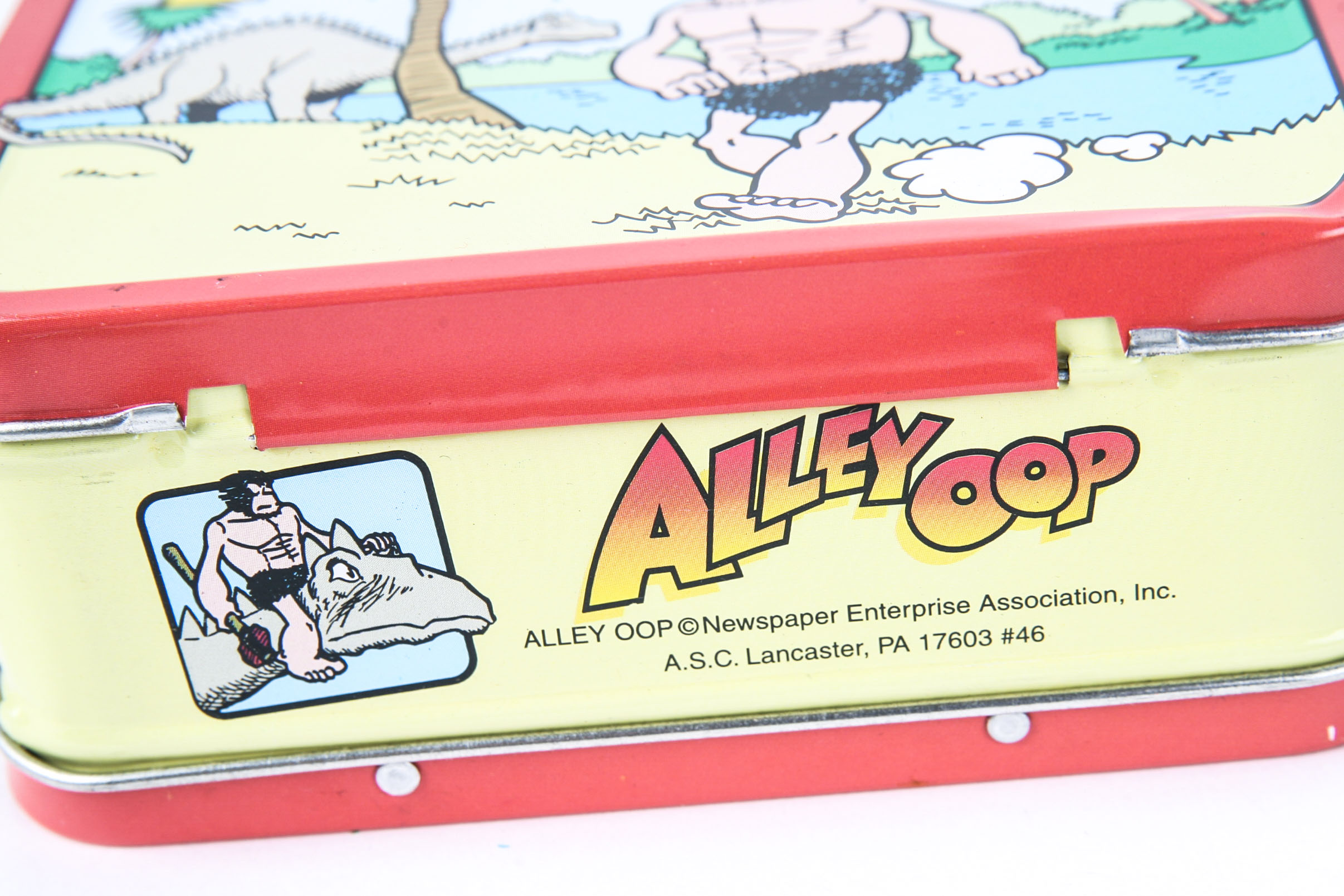 Selection of Vintage Cartoon and Newspaper Comic Lunch Boxes | EBTH