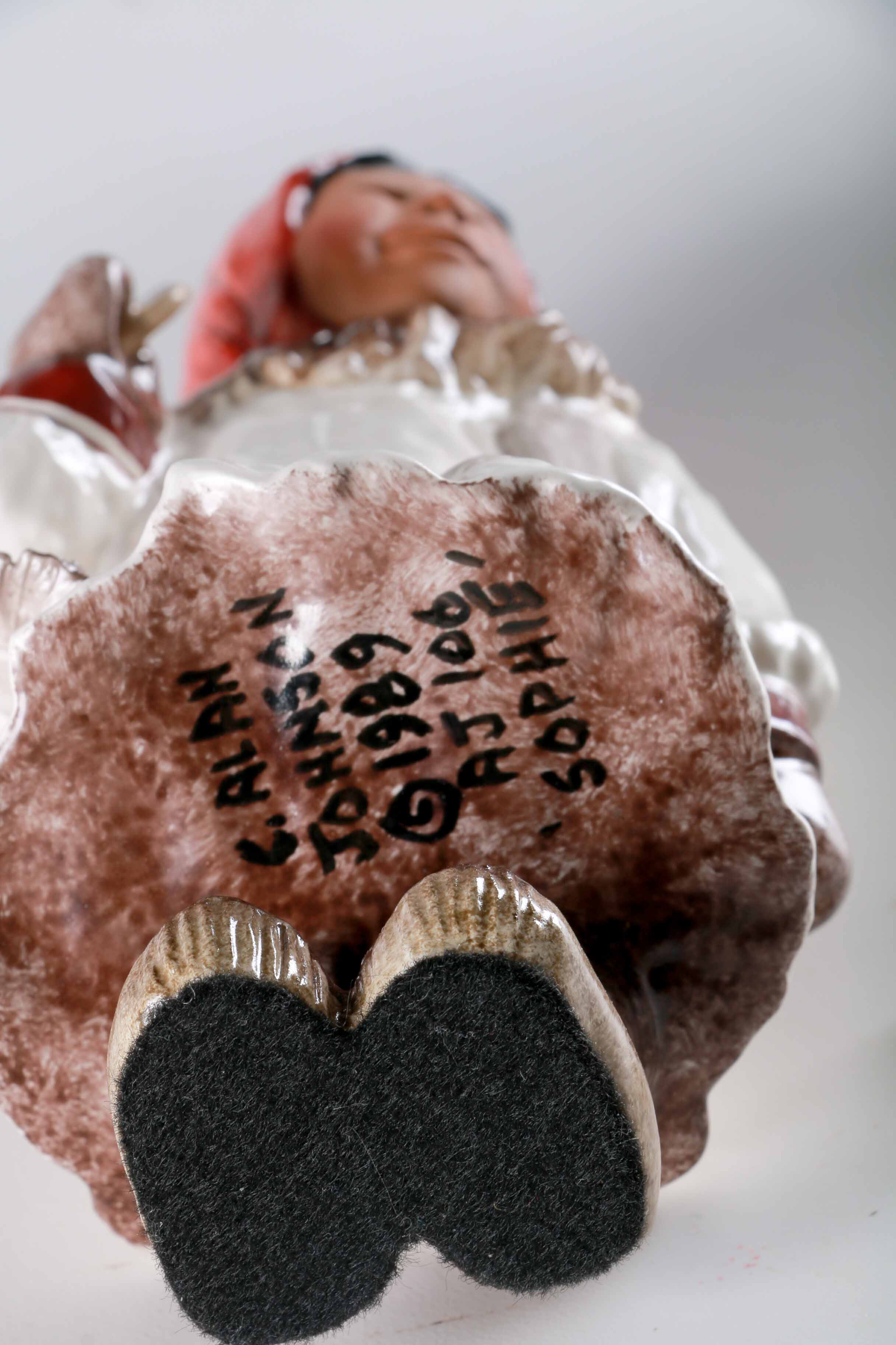 C. Alan Johnson Ceramic Inuit Figurines | EBTH