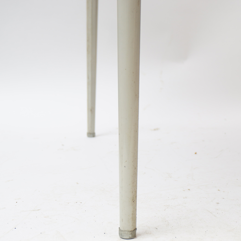 Retro Round Card Table With Matching Chairs | EBTH