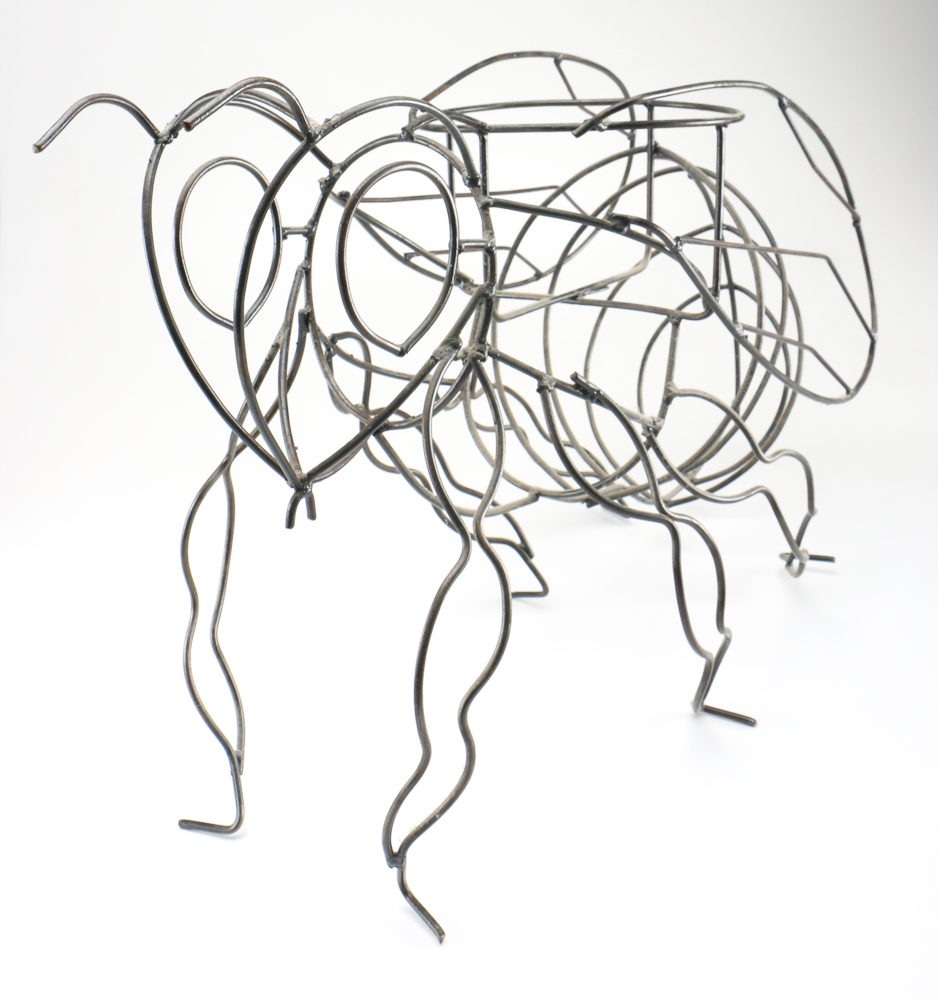 Bumble Bee Topiary Frame | EBTH