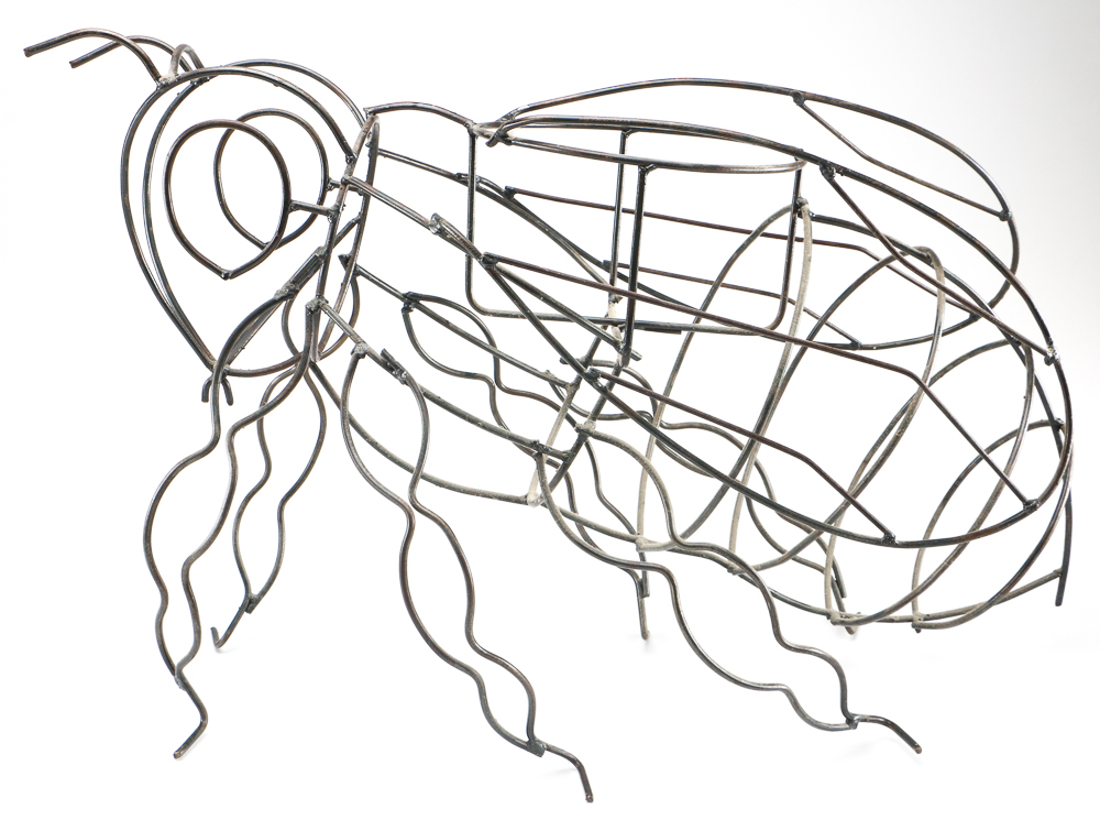 Bumble Bee Topiary Frame | EBTH