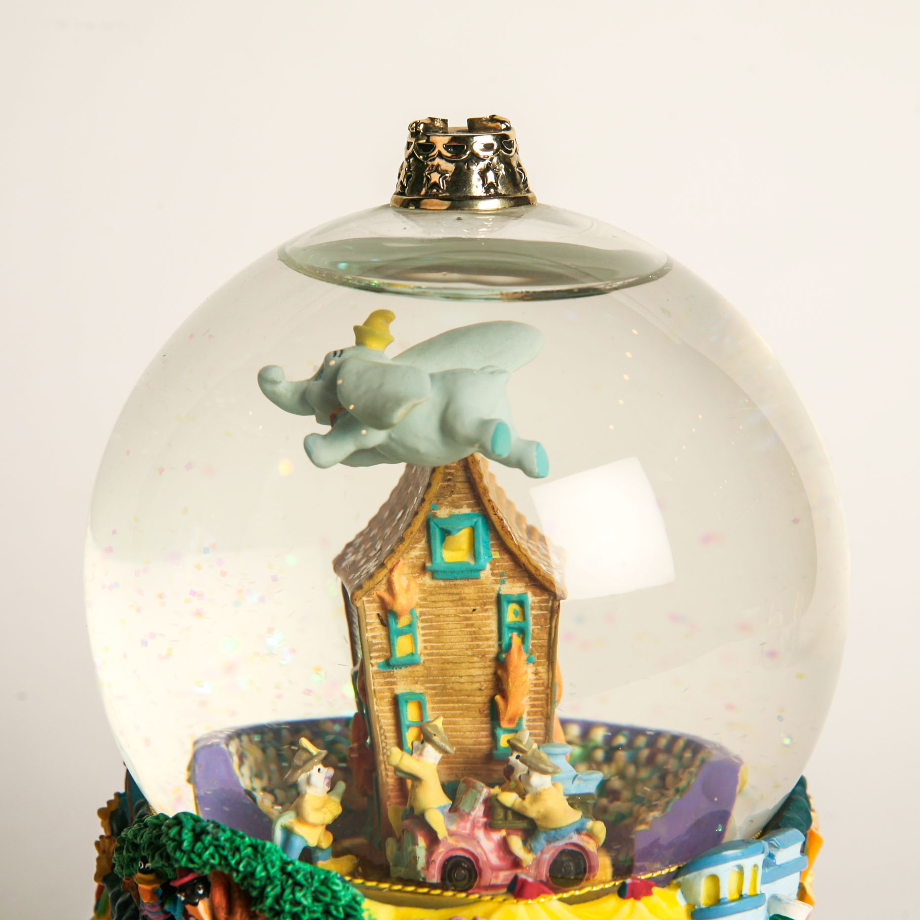 Walt Disney Dumbo Snow Globe | EBTH