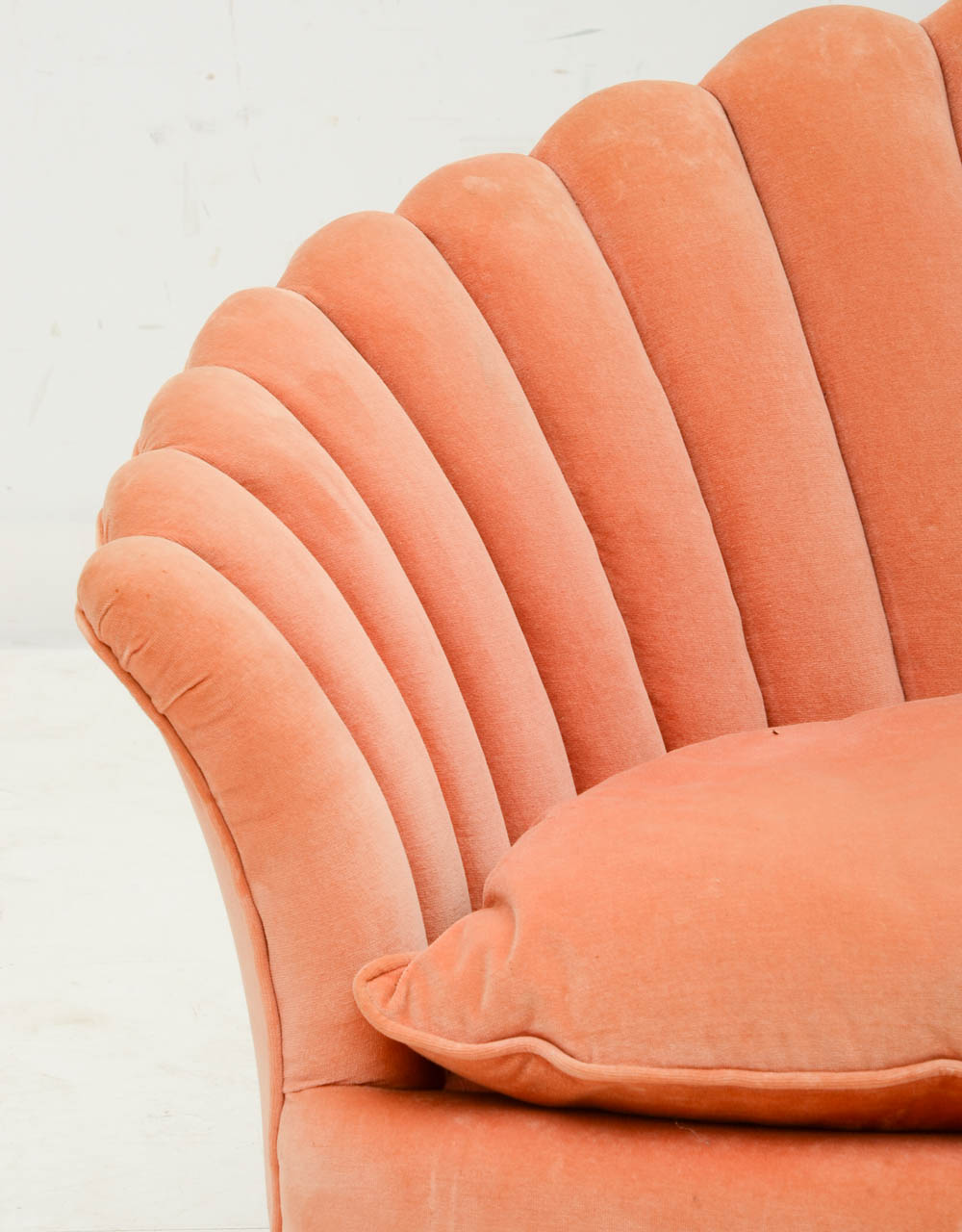 Vintage Shell Settee | EBTH