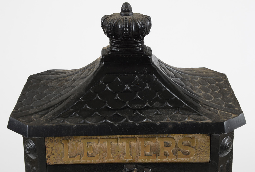 Cast Iron Pedestal Mailbox | EBTH