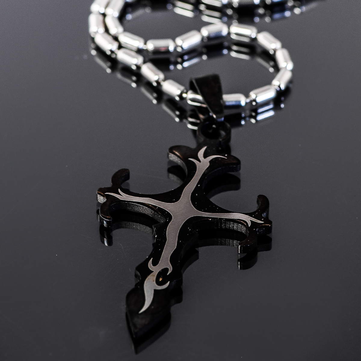 Stainless Steel Jagged Cross Necklace | EBTH