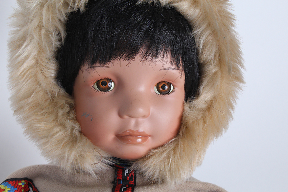 Pair of Traditionally Dress Inuit Dolls | EBTH