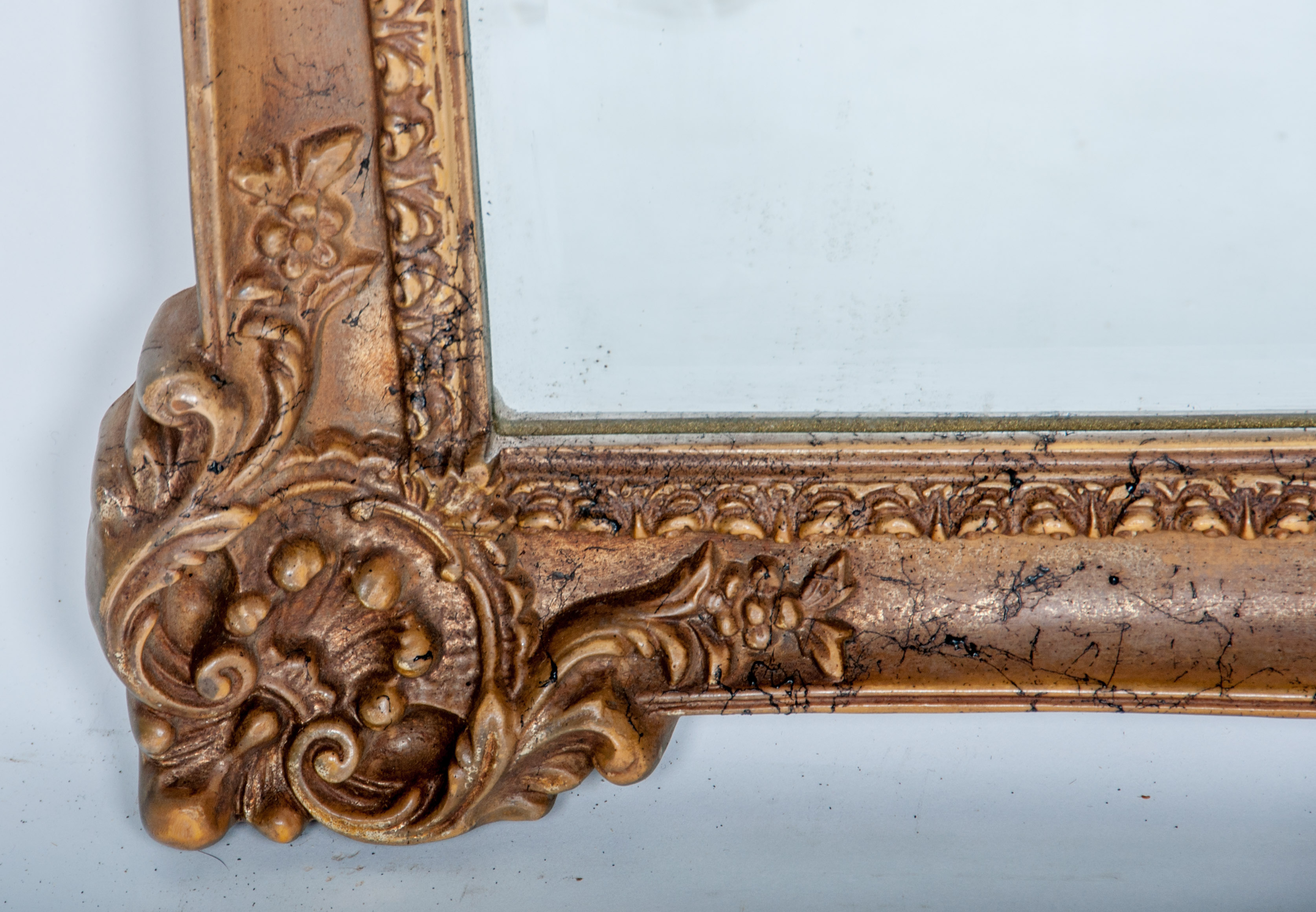 Ornate Traditional Style Wall Mirror | EBTH