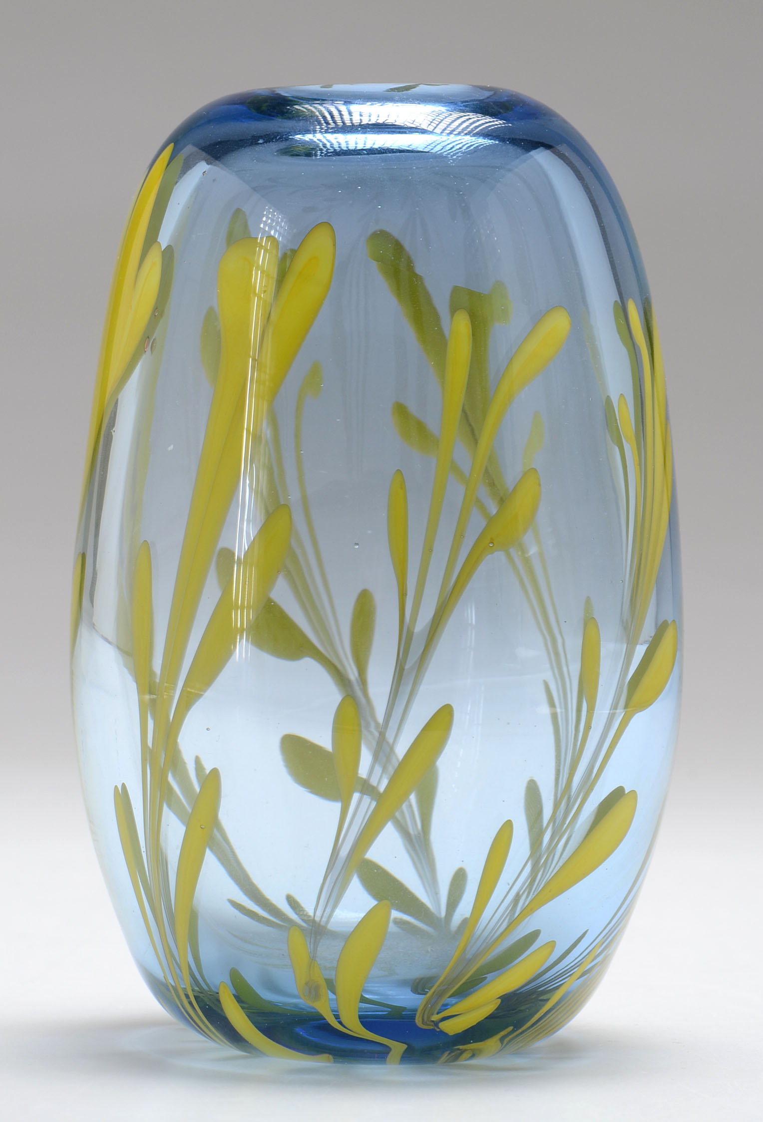 Dominick Labino Art Glass Vase | EBTH