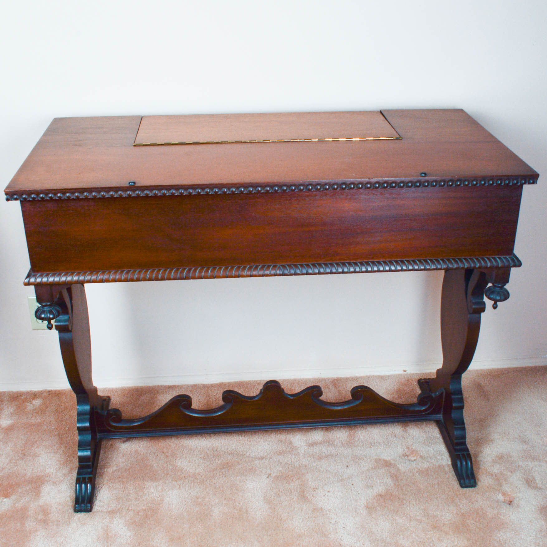 Antique Mahogany Trestle Base Spinet Desk | EBTH