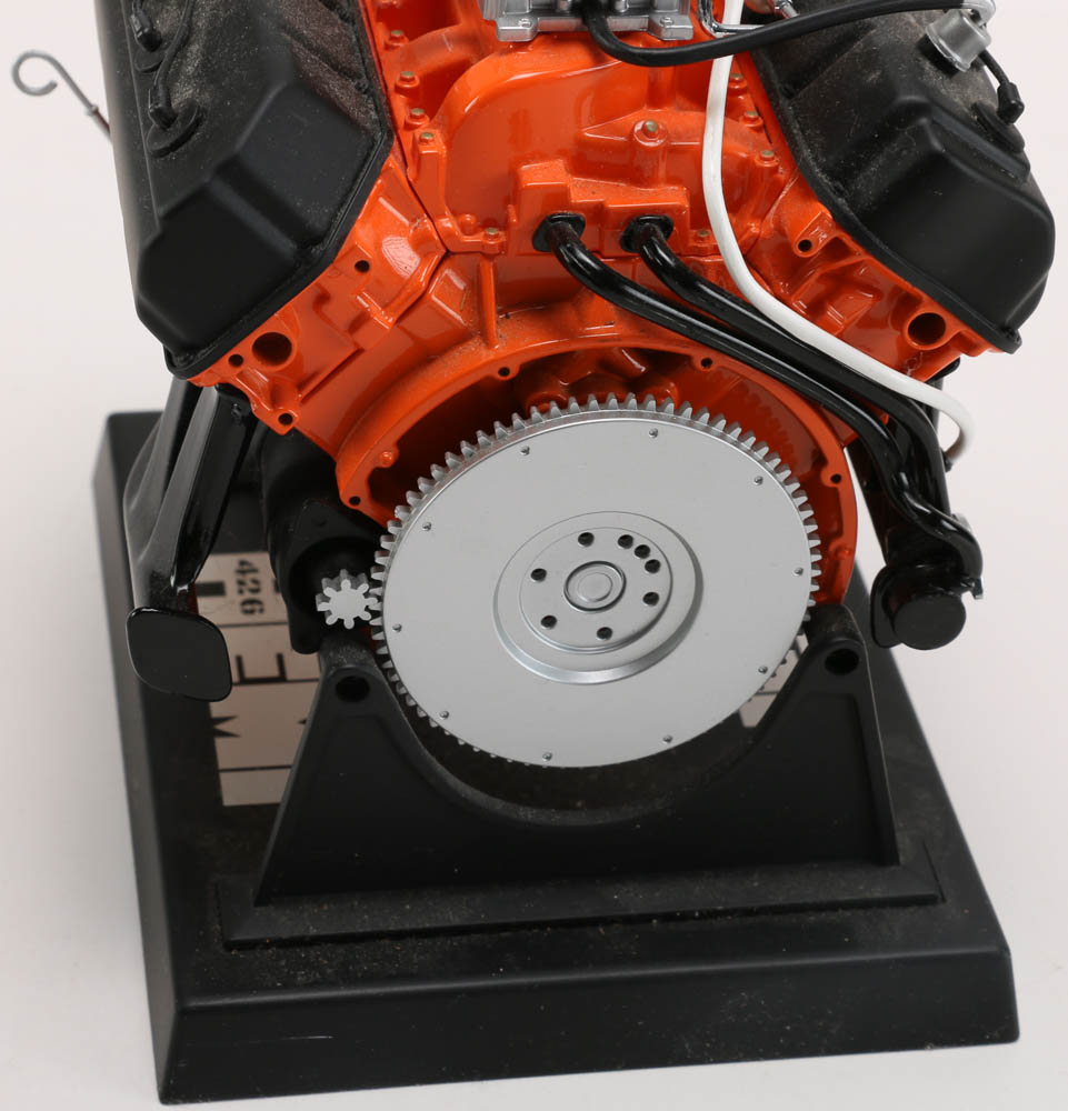 Pair of Ford and Hemi Engine Models | EBTH