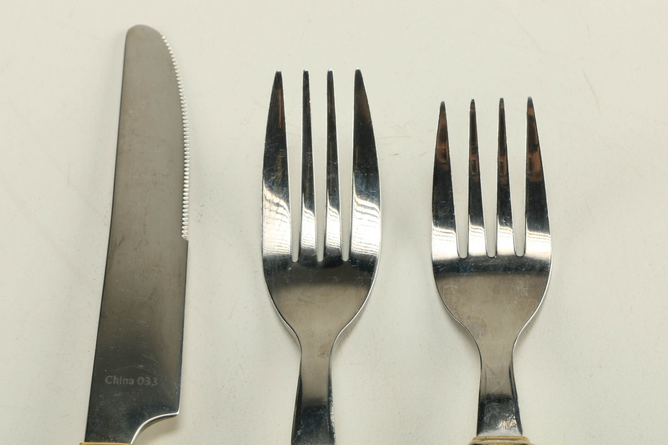 Set of Hampton Silversmiths and Lenox Stainless Flatware | EBTH