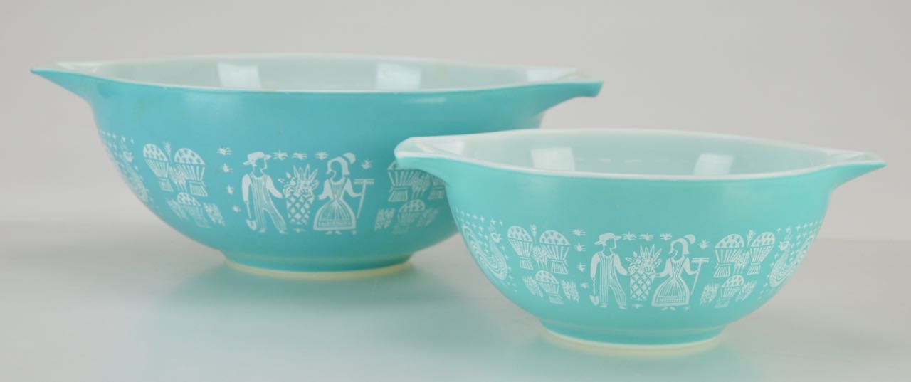 Pyrex "Amish Butterprint" Kitchen Bowls | EBTH