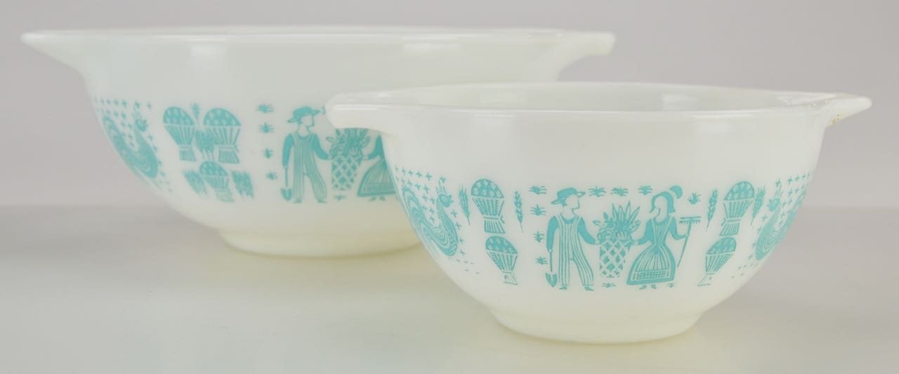 Pyrex "Amish Butterprint" Kitchen Bowls | EBTH