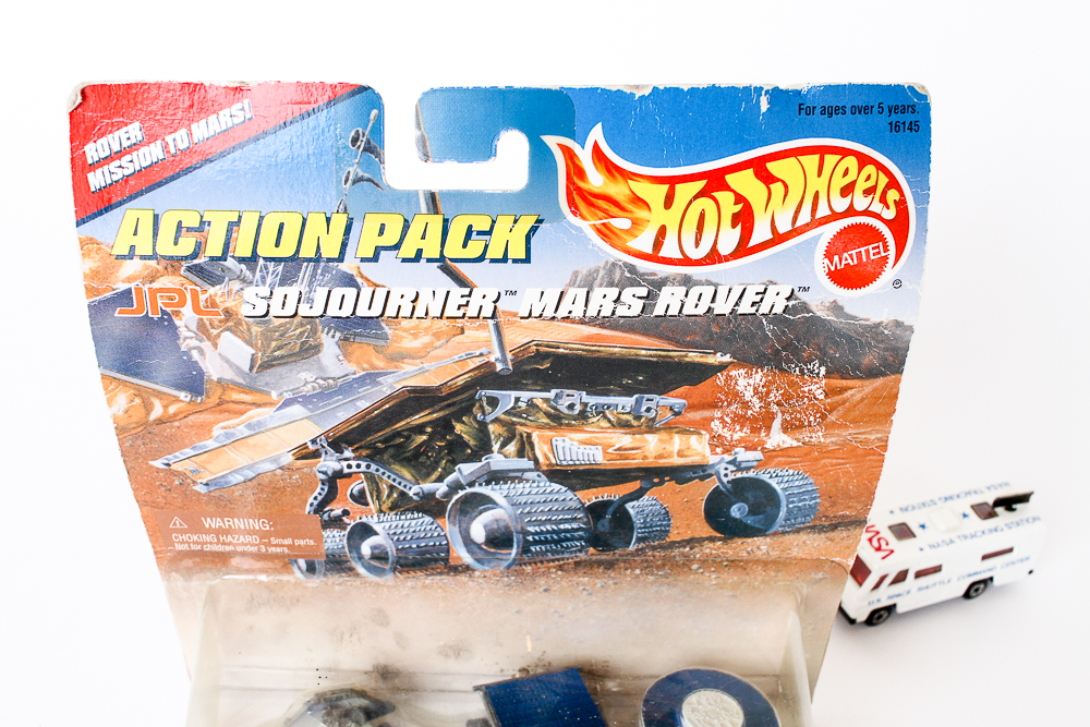 Hot Wheels Sojourner Mars Rover and Die-Cast U.S. Space Shuttle Command ...