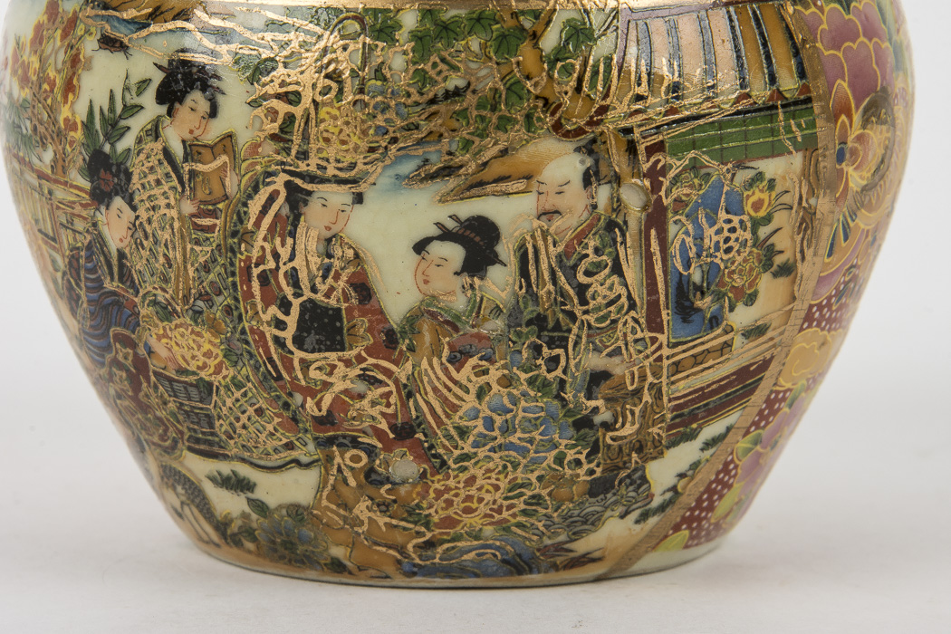 Chinese Satsuma Style Planter | EBTH