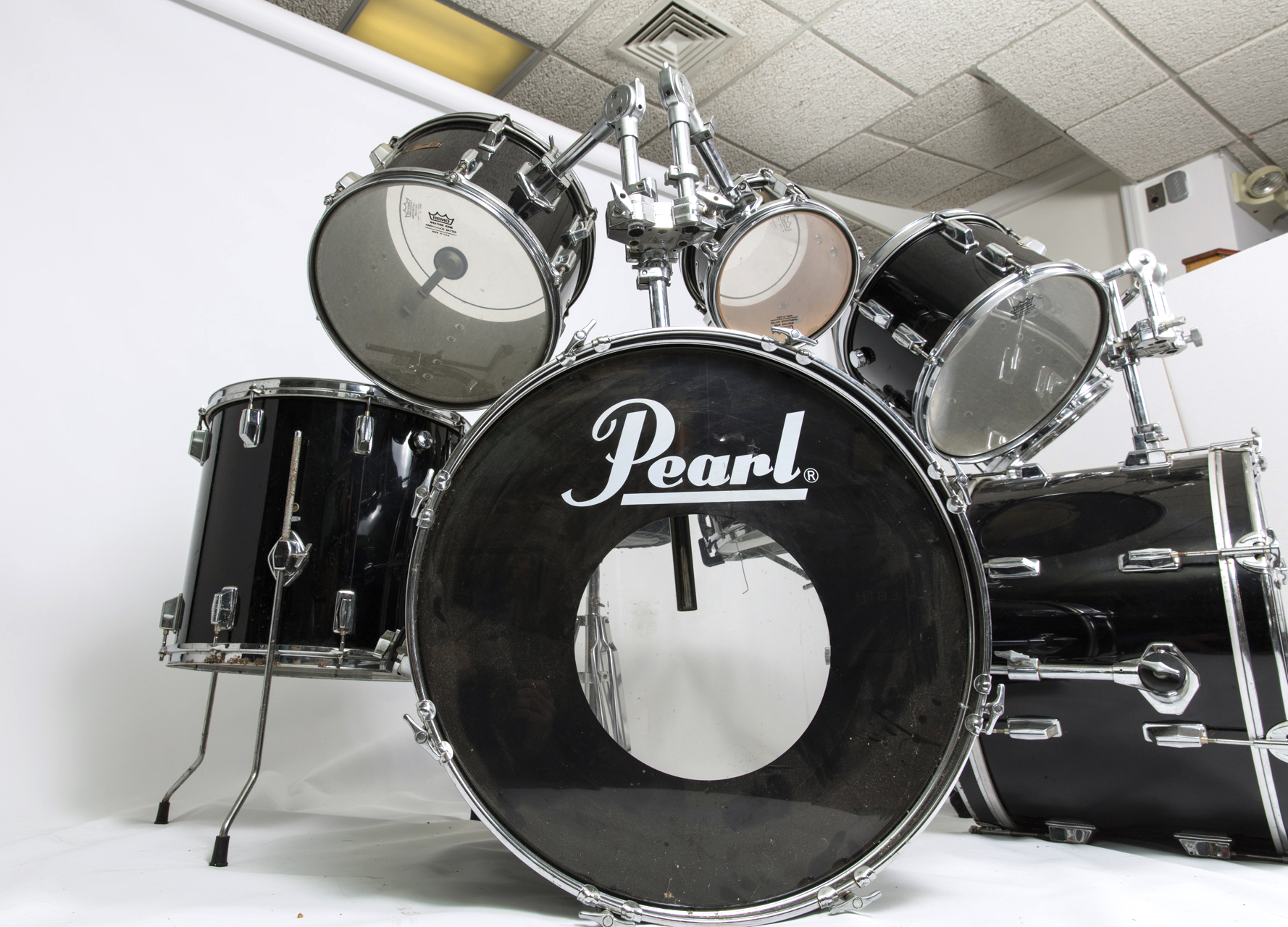 Pearl 8-Piece Pro Drum Set | EBTH