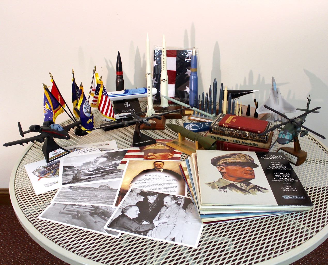 U.S. Military Collectibles | EBTH