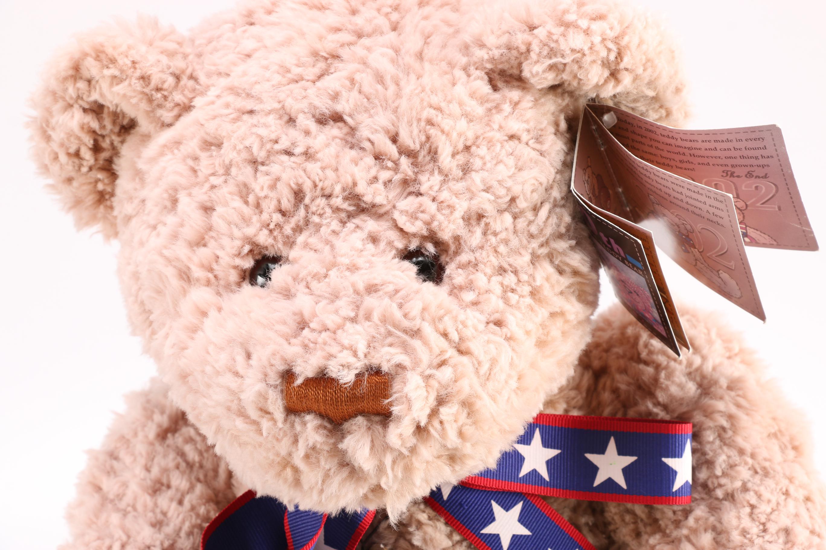 Pair of Gund Teddy Bears | EBTH
